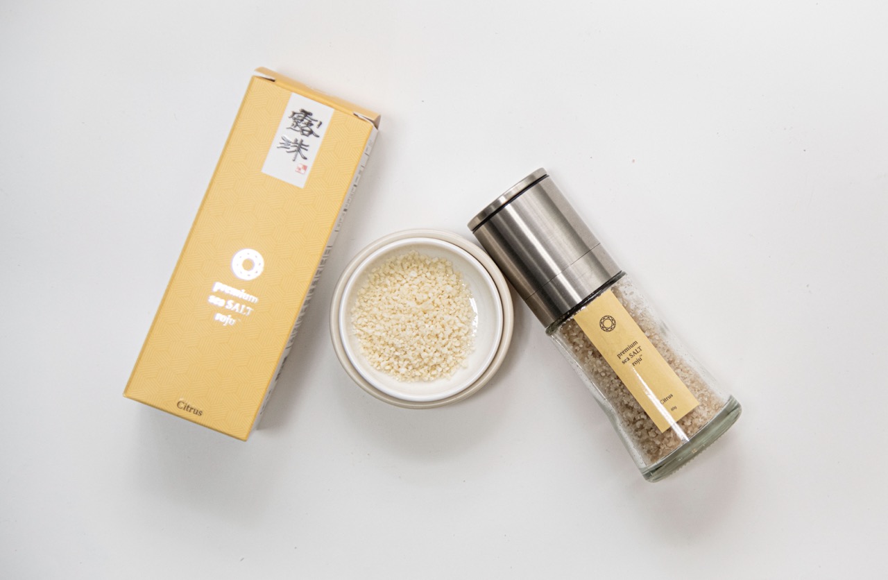 非加熱 5年熟成 天日塩 プレミアム フレーバーソルト roju 露珠 みかん ミルタイプ(60g) – ROJU FOOD